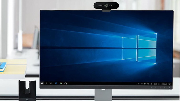 How do you connect a webcam? | Coolblue - Free delivery & returns