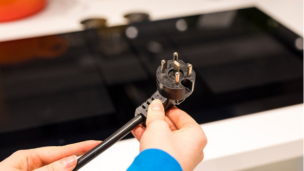 What do you do if your cooktop causes a short circuit? | Coolblue ...