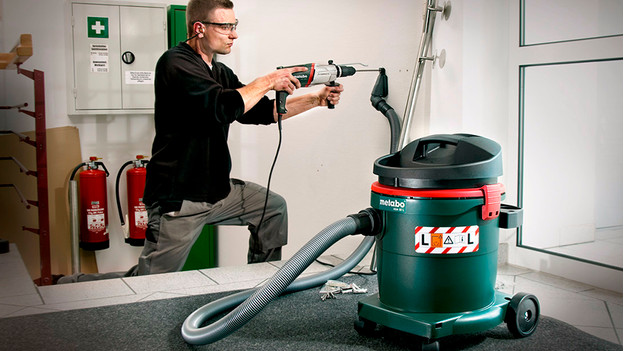 How do you choose a construction vacuum? | Coolblue - Free delivery ...
