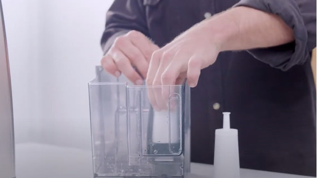 How do you maintain a Sage piston machine? | Coolblue - Free delivery ...