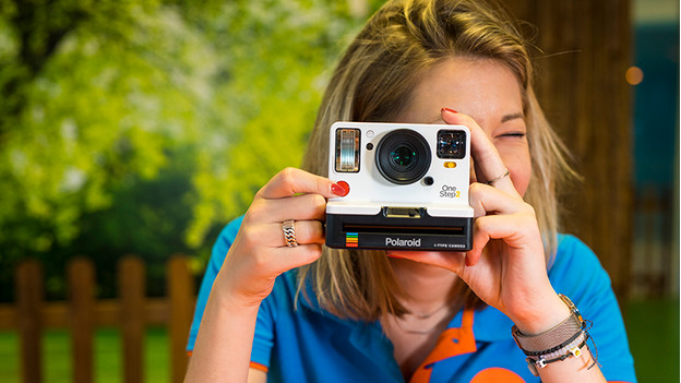 Getting started with your Polaroid instant camera | Coolblue - Free ...
