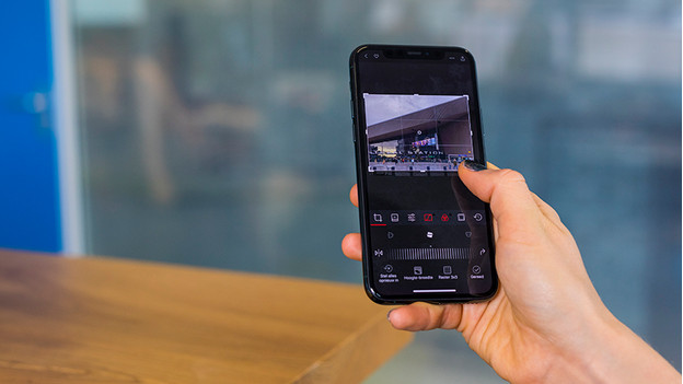 Apple iPhone 11 Pro in use | Coolblue - Free delivery & returns