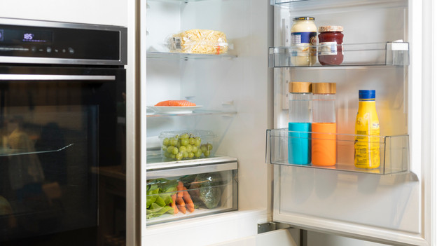 4 tips for a fridge that smells | Coolblue - Free delivery & returns