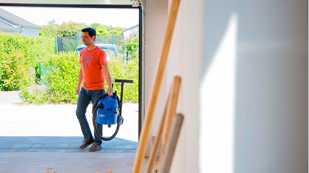 How do you choose a construction vacuum? | Coolblue - Free delivery ...