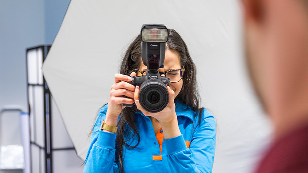 Advice on camera flashes | Coolblue - Free delivery & returns