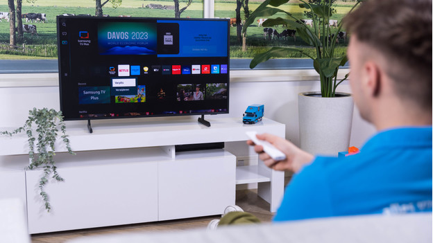 Expert review of the Samsung Tizen Smart Hub | Coolblue - Free delivery & returns