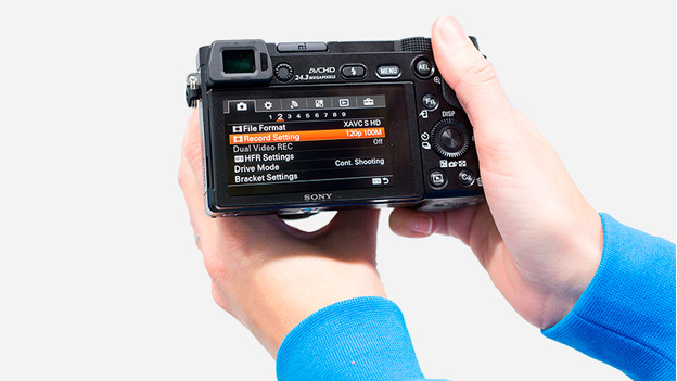 Expert review of the Sony Alpha A6000 | Coolblue - Free delivery & returns
