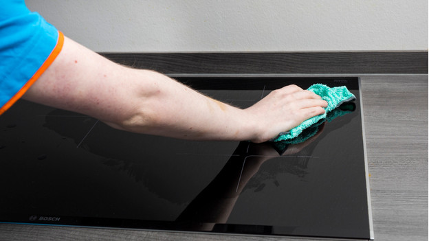 How do I clean my cooktop? | Coolblue - Free delivery & returns