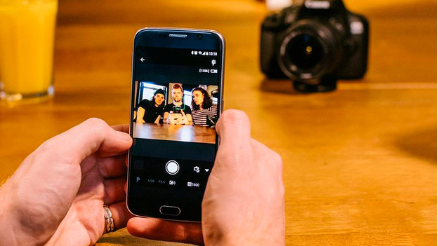 What is WiFi on a camera and how does it work? | Coolblue - Free ...