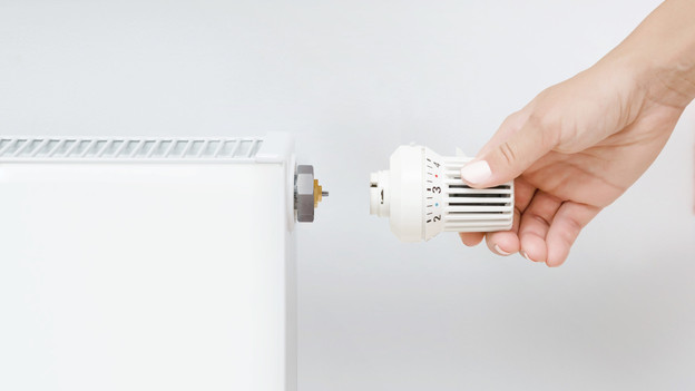 How do you install a radiator knob? | Coolblue - Free delivery & returns