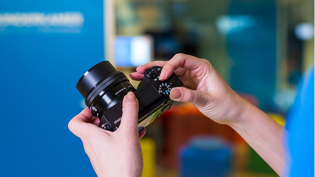 What's a mirrorless camera and why should you choose one? | Coolblue ...
