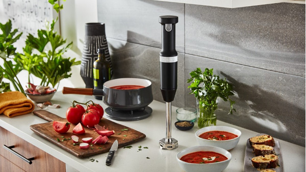 4 tips to use your immersion blender | Coolblue - Free delivery & returns
