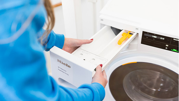 How to clean your washing machine? | Coolblue - Free delivery & returns