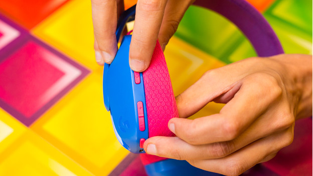 How do you connect the Logitech G435 to your PC or phone via Bluetooth ...