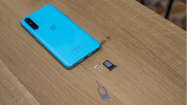 How do I make my SIM card larger or smaller? | Coolblue - Free delivery ...