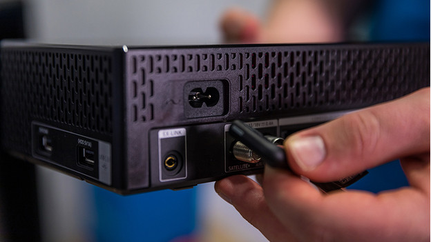 Wie schließt man die Samsung One Connect Box an? | Coolblue ...