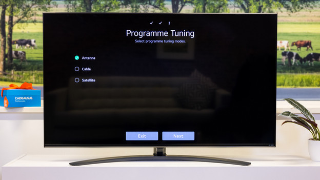 How do you set up your LG television? | Coolblue - Free delivery & returns