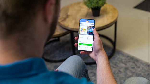 What size smartphone do I need? | Coolblue - Free delivery & returns