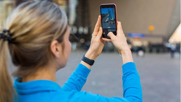 The Apple iPhone Xr in use | Coolblue - Free delivery & returns