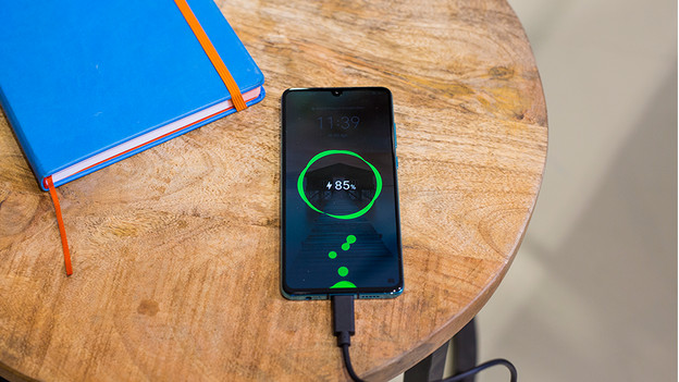 What's fast charging and how does it work? | Coolblue - Free delivery ...