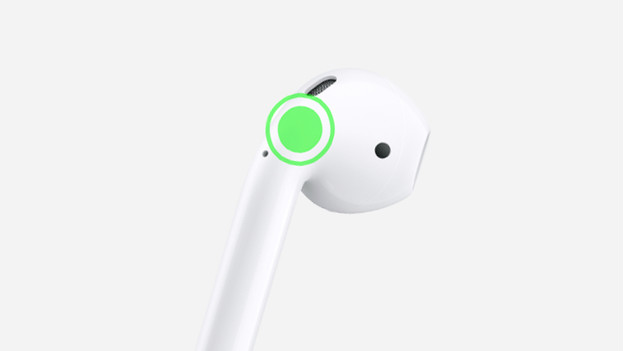 Apple AirPods in use | Coolblue - Free delivery & returns