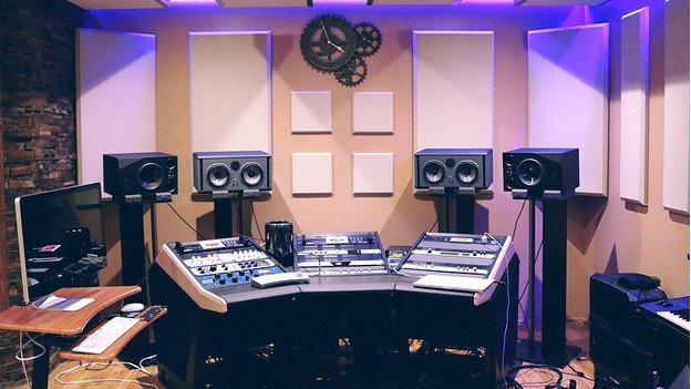 Advice on studio monitors | Coolblue - Free delivery & returns