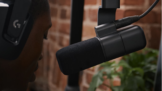 How do you choose a streaming microphone? | Coolblue - Free delivery ...