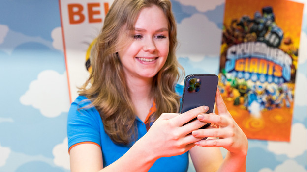 How do you keep in touch with friends and family thanks to Apple ...