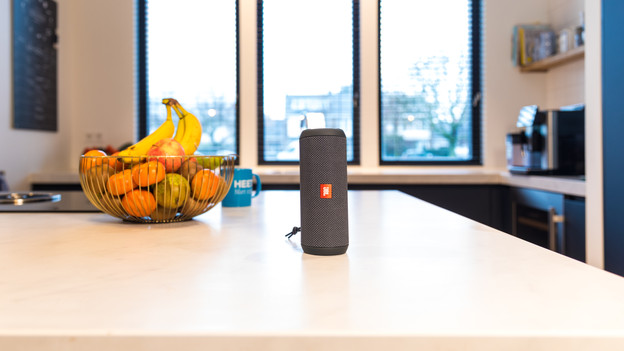 How do you choose the right JBL Bluetooth speaker? | Coolblue - Free ...