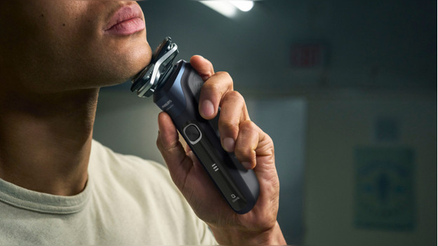 How do you choose a Philips electric shaver? | Coolblue - Free delivery ...
