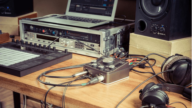 Advice on audio interfaces | Coolblue - Free delivery & returns