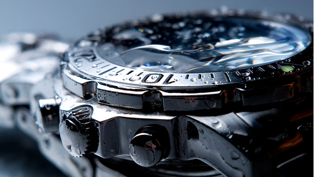 How waterproof is my watch? | Coolblue - Free delivery & returns