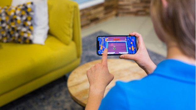 How do you keep in touch with friends and family thanks to Apple ...