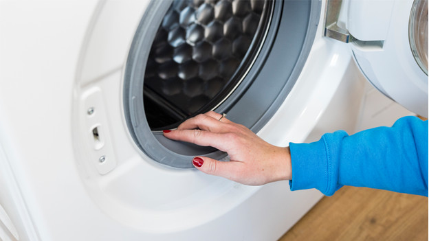 How do I descale my washing machine? | Coolblue - Free delivery & returns