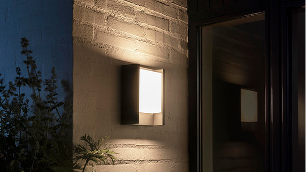 Which smart lighting do I need outside? | Coolblue - Free delivery ...