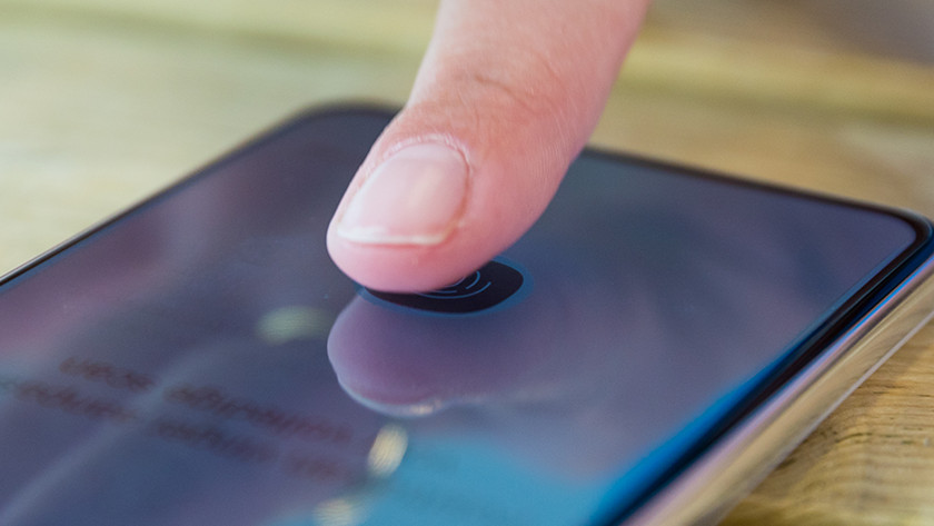 How do you apply a glass screen protector with a fingerprint scanner ...