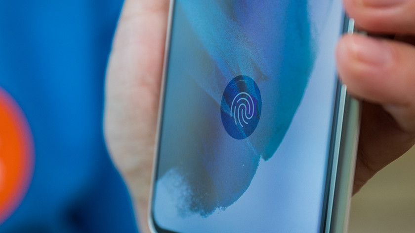 How do you apply a glass screen protector with a fingerprint scanner ...