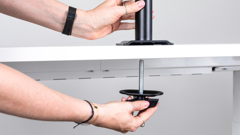 How do you install your BlueBuilt Monitor Arm for 2 monitors ...